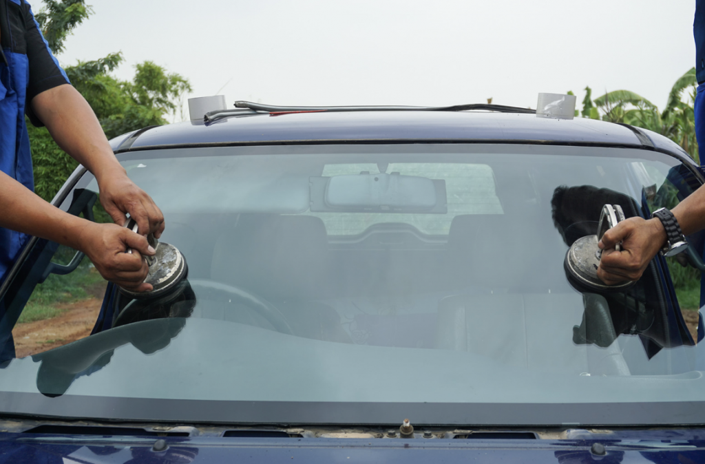 Repair or Replace your Windshield? - Apple Glass Company